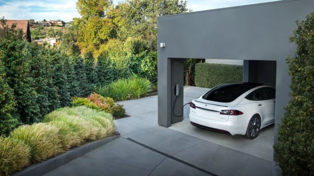 Tesla now selling EV chargers and household batteries at Bunnings