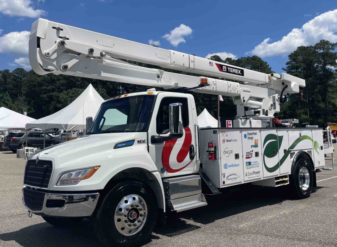 Xcel becomes first US utility to use electric cherry pickers for line ...