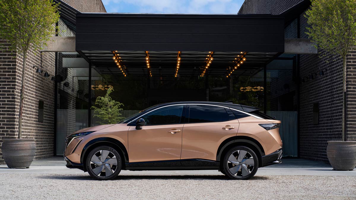 Ariya first drive: A decade after ground-breaking Leaf, Nissan quietly ...