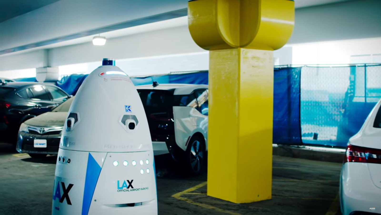 Los Angeles airport carpark will have 1,300 EV chargers by end 2023