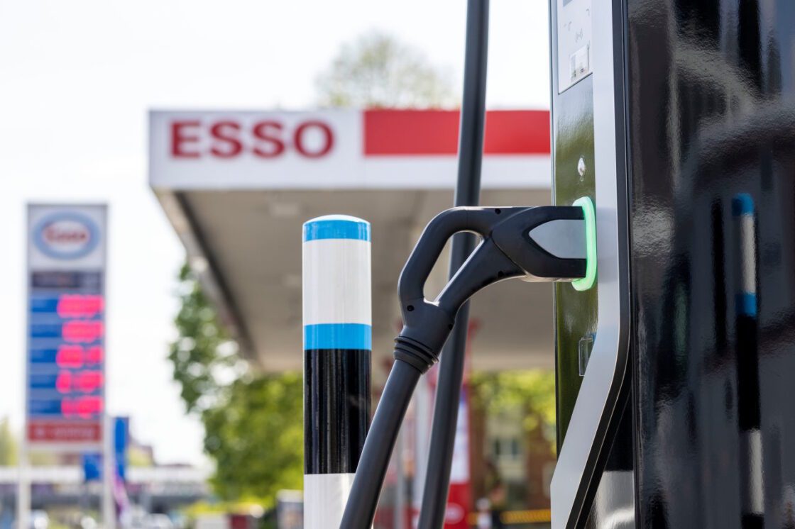 Jolt secures $US150 million for battery-buffered ultra-fast EV chargers