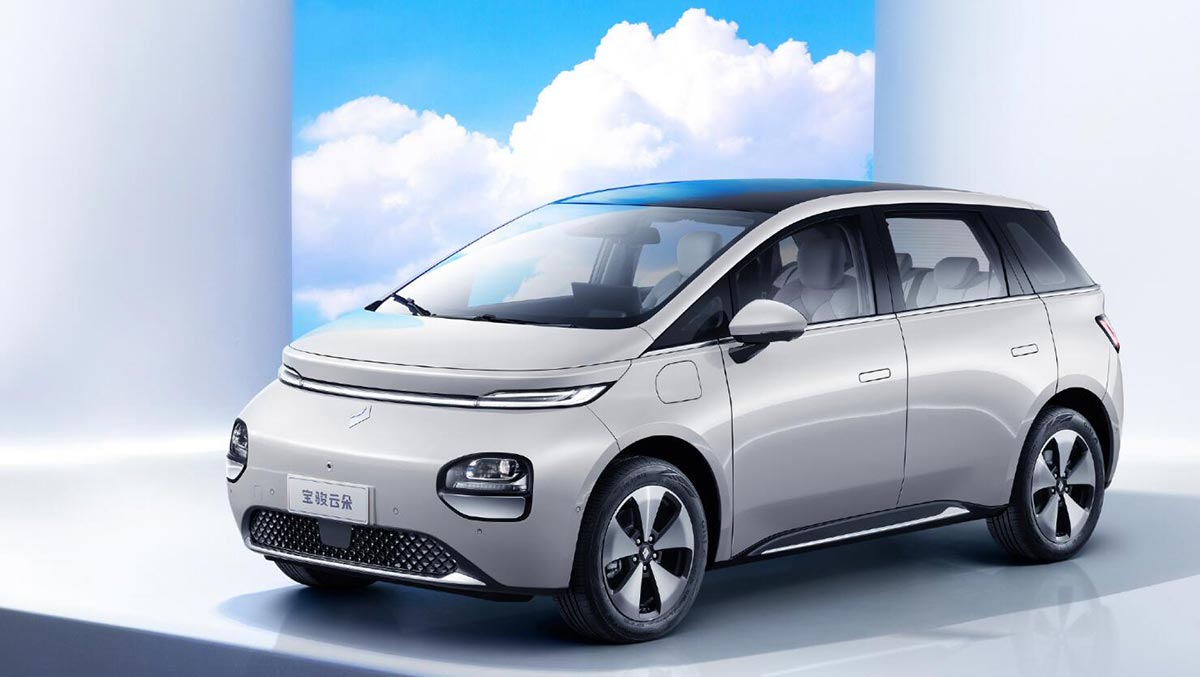 GM and Chinese partners debut "little cloud" compact EV, starting at $A20k