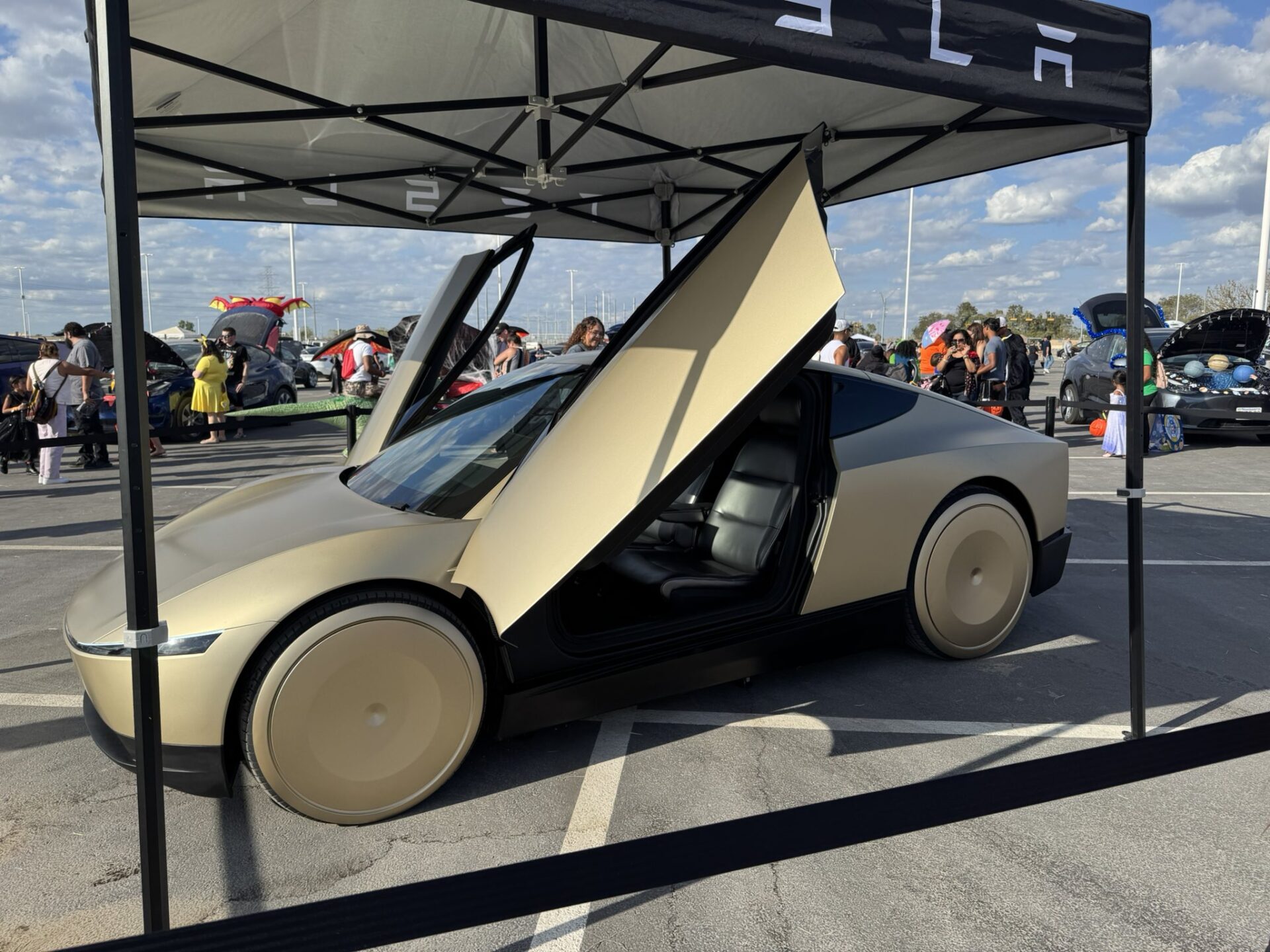 No pedals, no steering wheels, but a very big screen: Tesla Cybercab ...