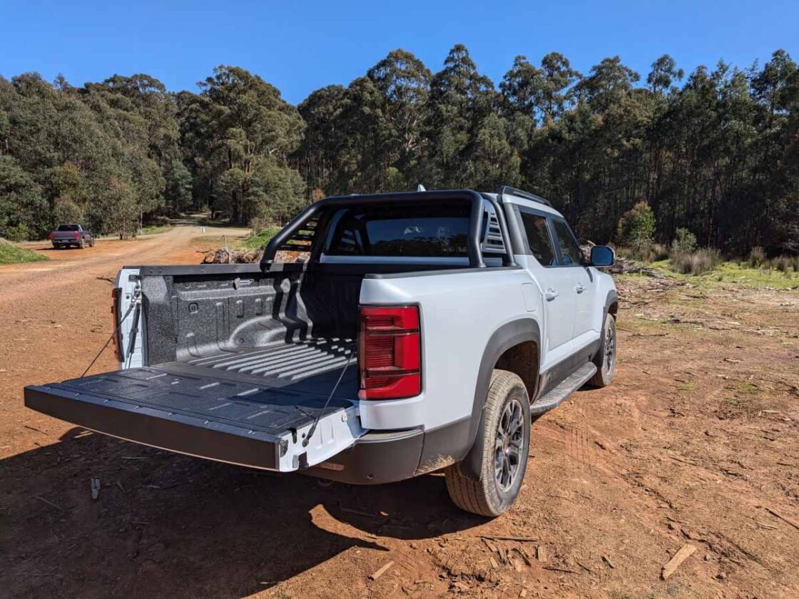 BYD's first ute, the Shark 6, offers Seal-like Comfort with Ranger-like ...