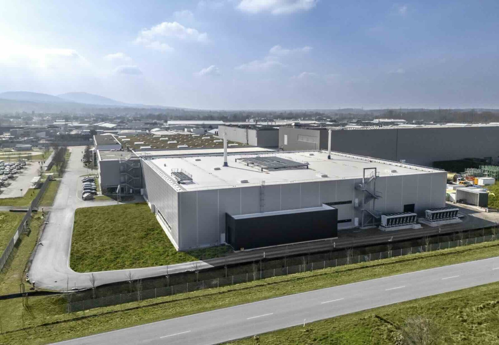 Mercedes opens first EV battery recycling plant, using Australian ...
