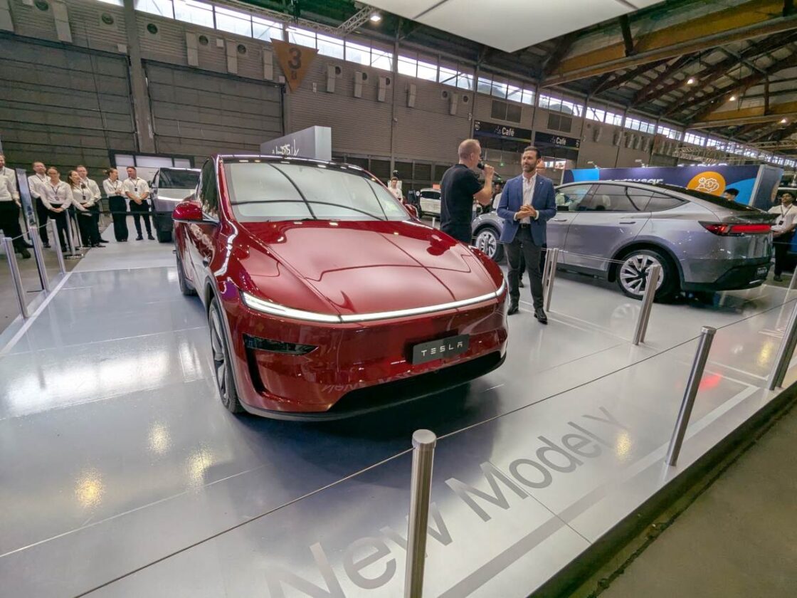 New 2025 Tesla Model Y debuts in Australia, as orders surpass 200,000 ...