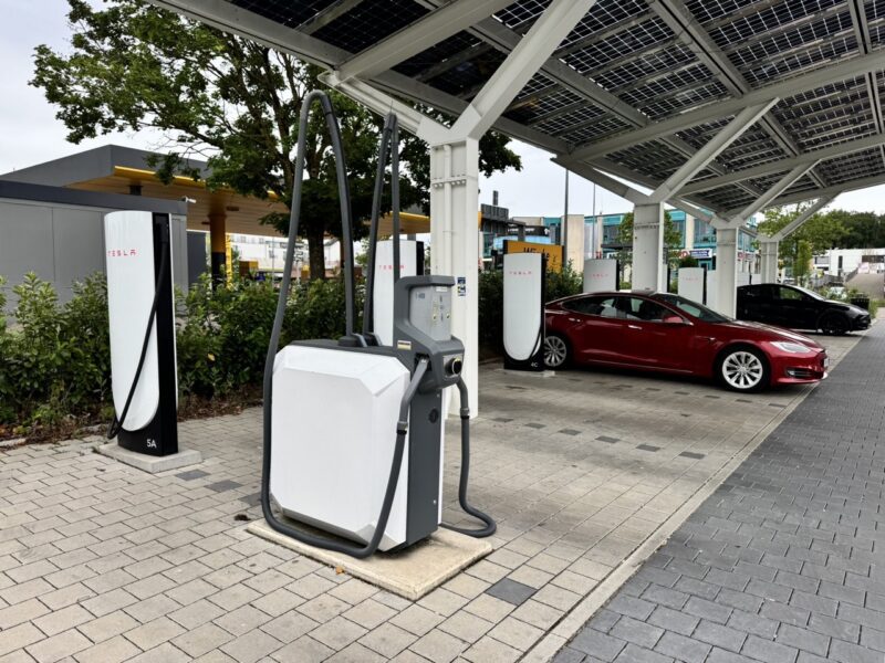 Tesla supercharger spotted with car vacuum cleaner for charging and ...